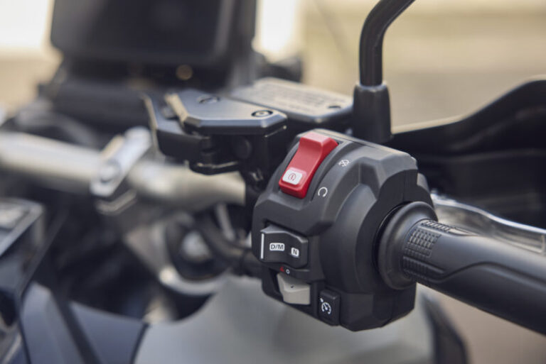Honda X-ADV 2025 V3 rasmi di Malaysia - dari RM69,999 - ENGEAR